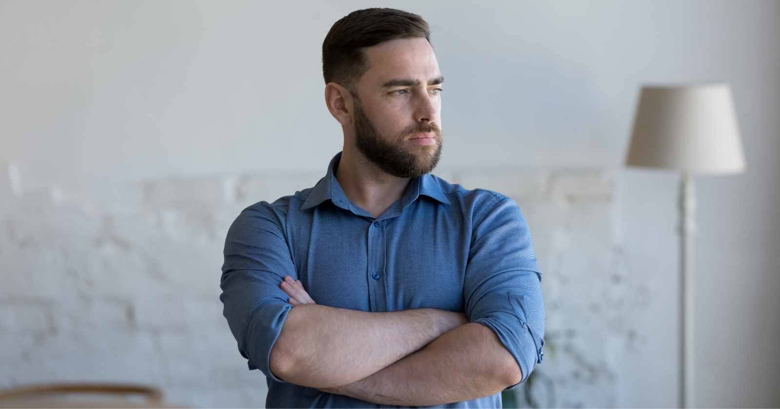 9 ways you’re giving off an insecure vibe (without even realizing it)