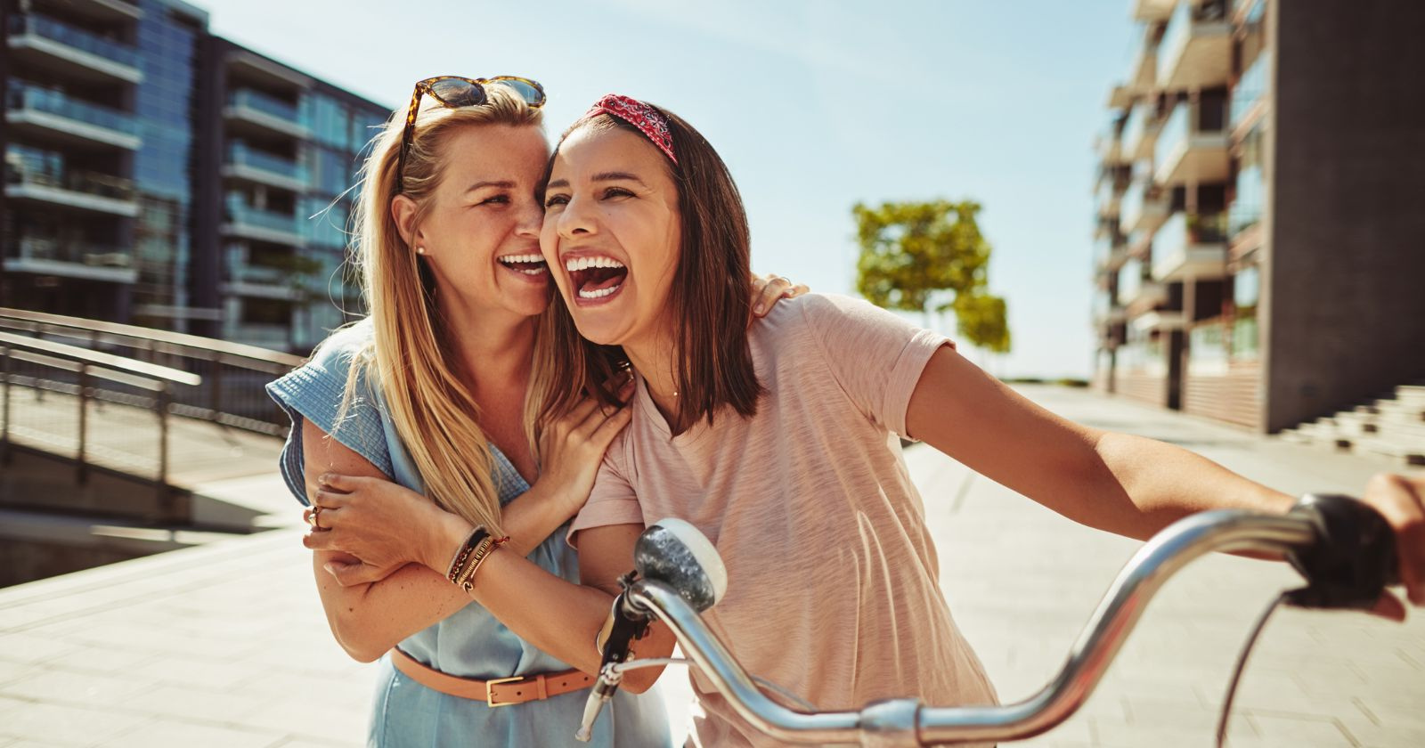 9 reasons smart people have fewer friends, according to psychology