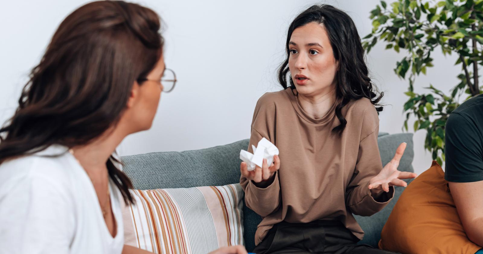 8 subtle signs you’re dealing with a low-quality person, according to ...