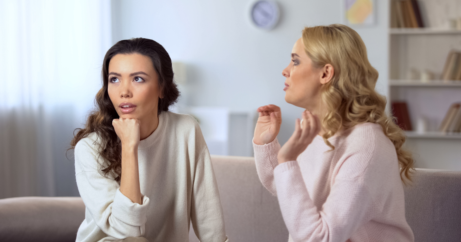 8 body language cues that give away someone who’s quietly jealous but ...