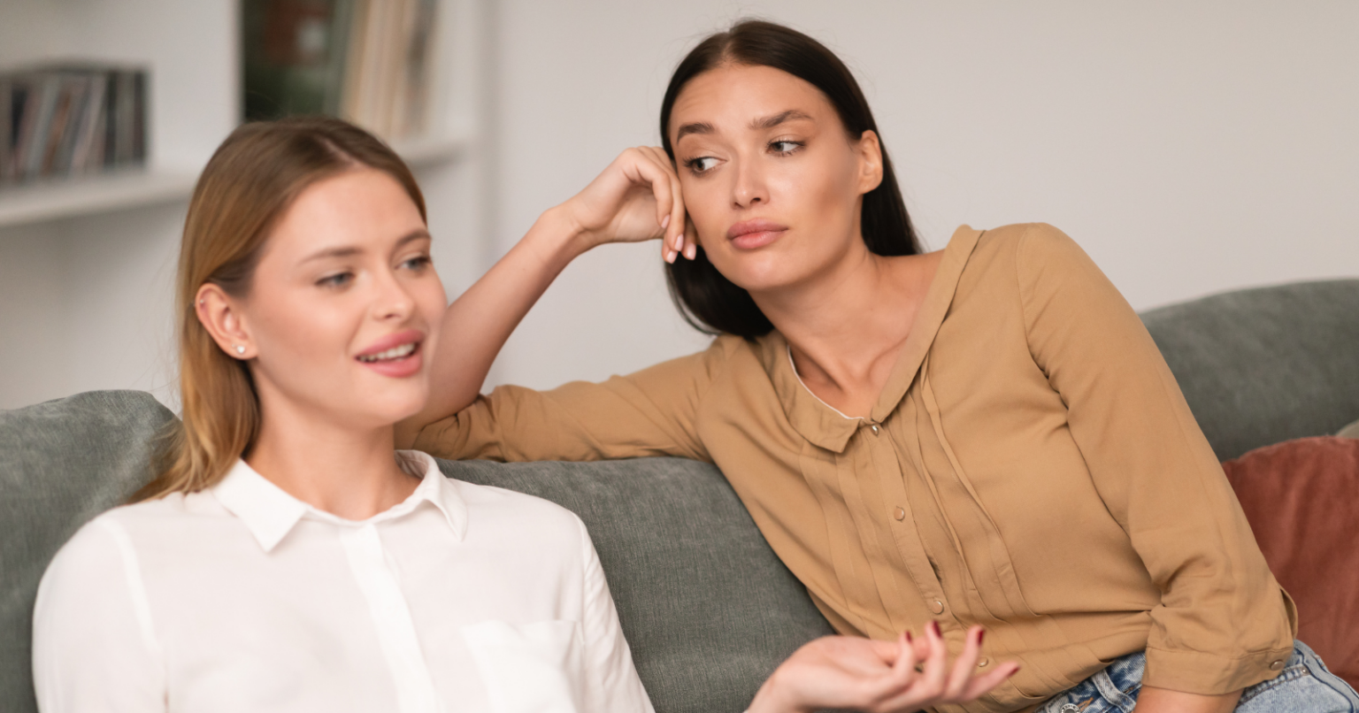 8 body language cues that give away someone who’s quietly jealous but ...